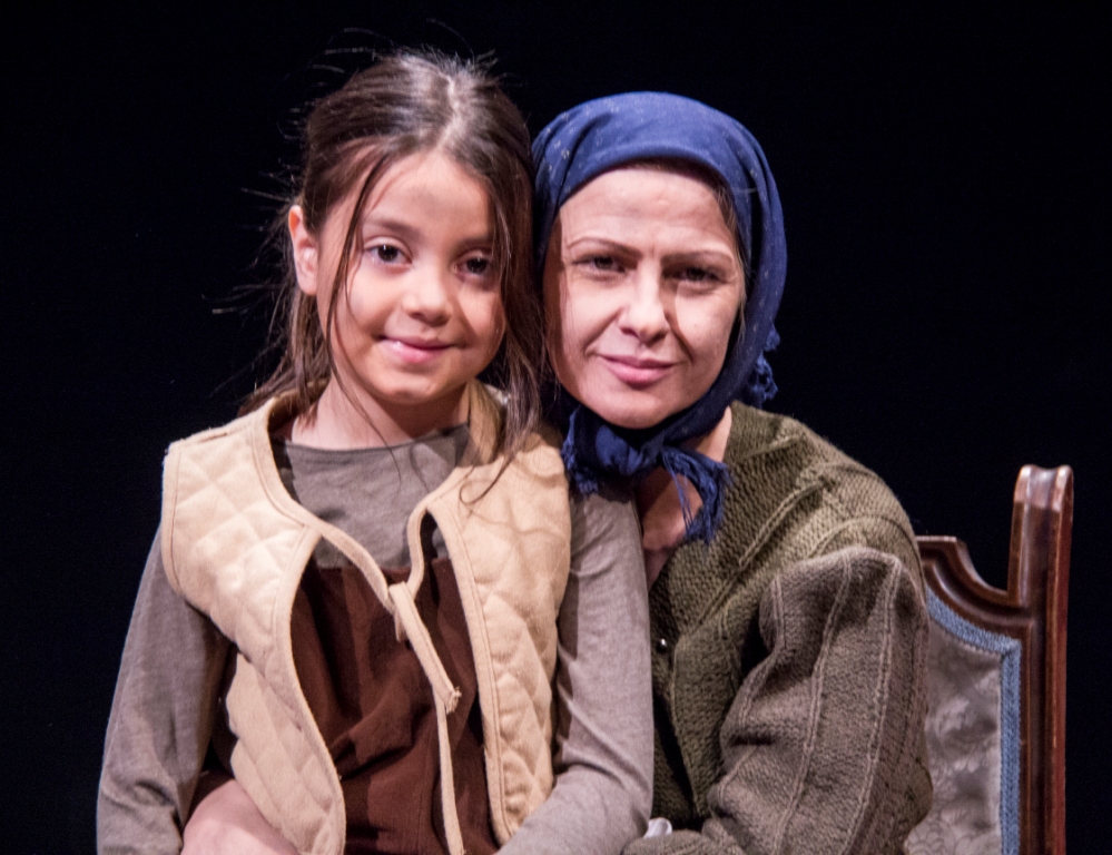 Carla Isache, nepoata scriitorului Valentin Falub, debutează la TVR, în ...