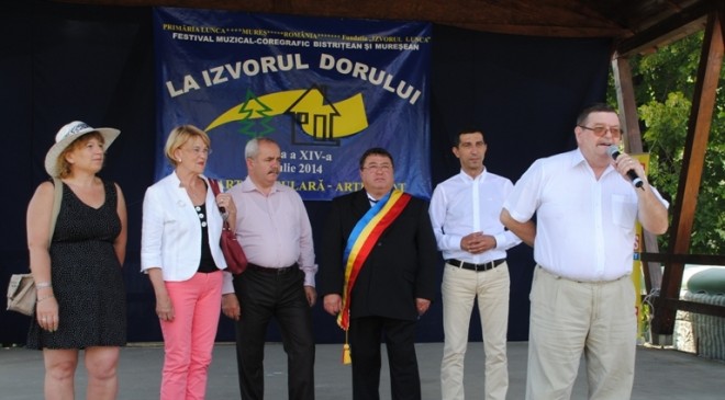 Târgul de la Izvor – un Festival al bucuriei! Emblemele folclorului ...