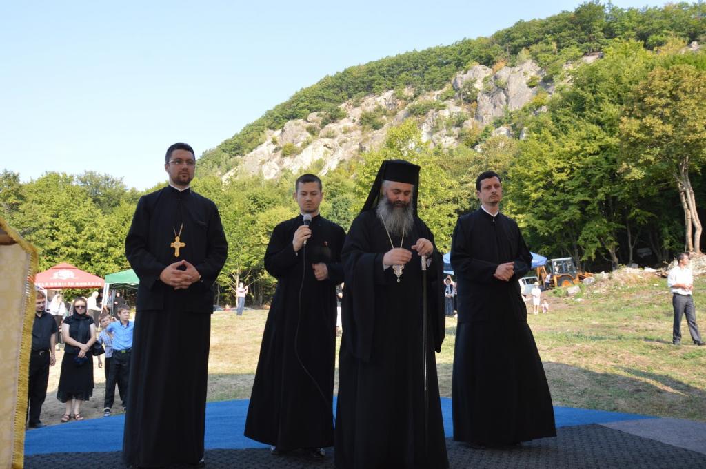 După aproape 500 de ani, clopotul a bătut la Cetatea Ciceului, acolo ...