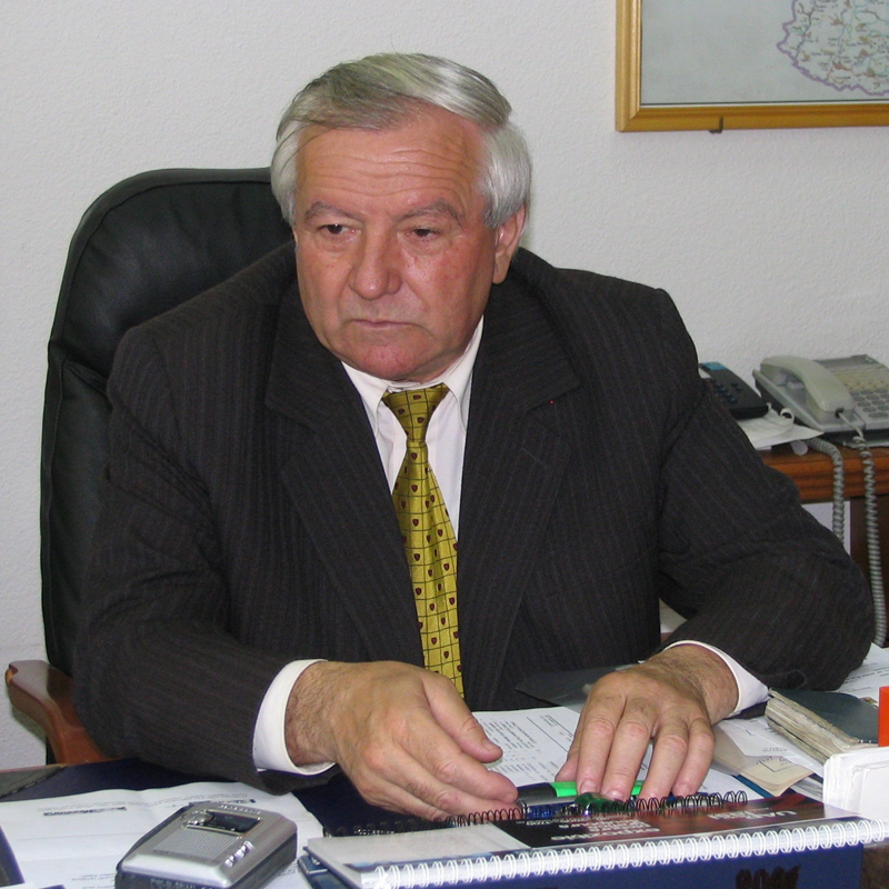 La mulţi ani, prof. GHEORGHE MARINESCU ! | Răsunetul