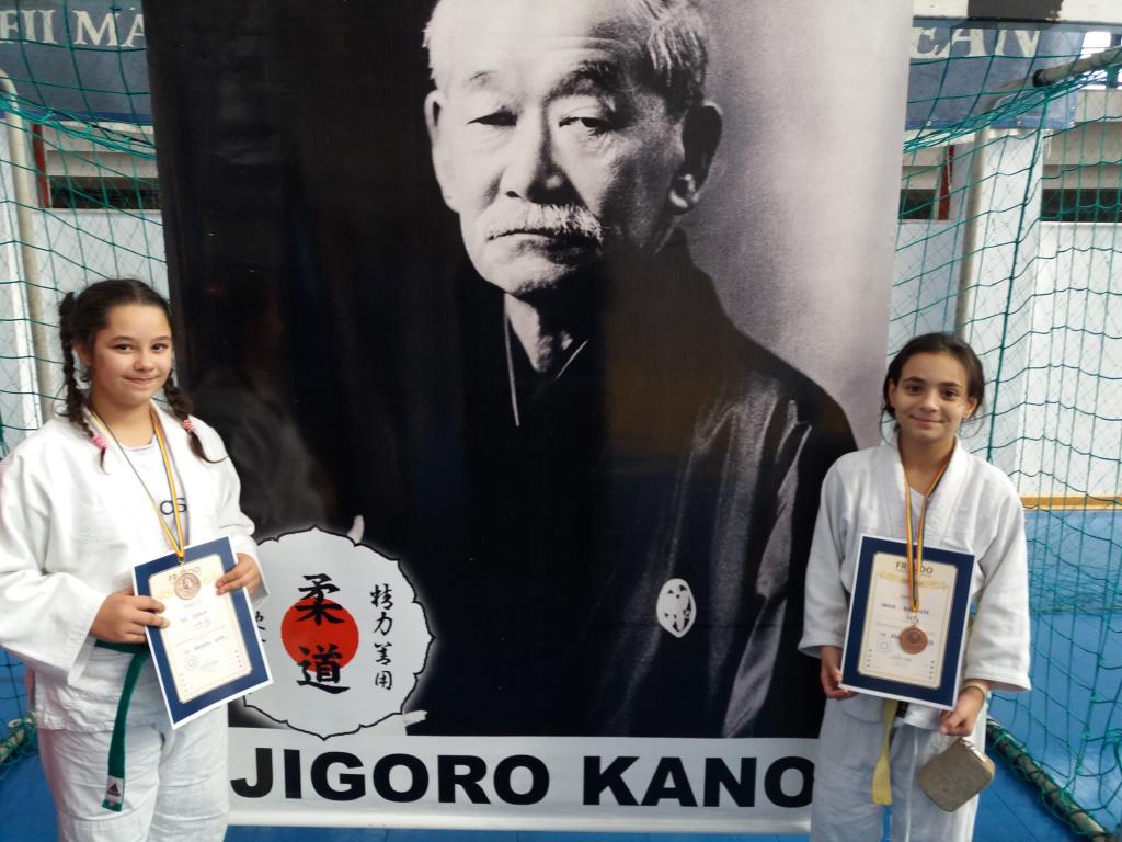 Judoka Alexandra Dănilă şi Adriana Pop, medaliate cu bronz la ...