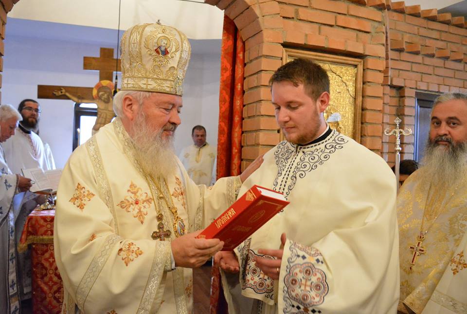 Mitropolitul Andrei, la hramul Mănăstirii Petru Rareș Vodă de la ...