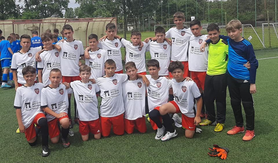 Competiție reușită pentru juniorii U13 ai Gloriei! Tinu Roman și Viorel ...