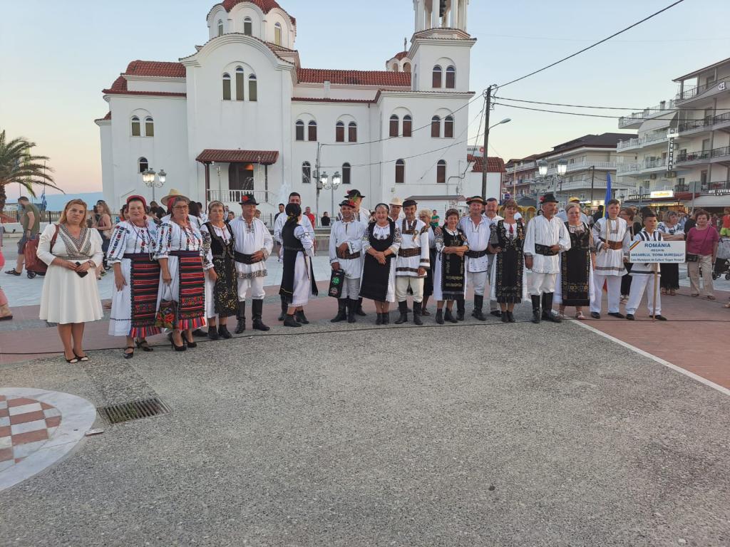 „Flori Dumitrene”, la Festivalul de folclor din Parallia Katerini ...