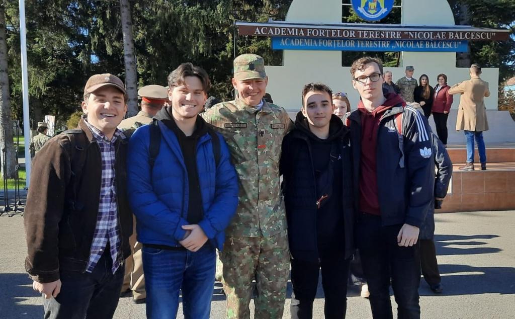 Ştefan Costaru - primul admis la Academia Forţelor Terestre "Nicolae ...