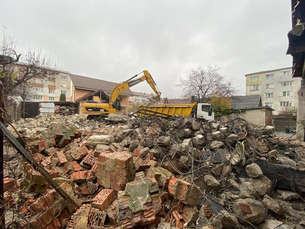 Locuri de parcare pe locația fostului punct termic de pe str. Dumbravei ...