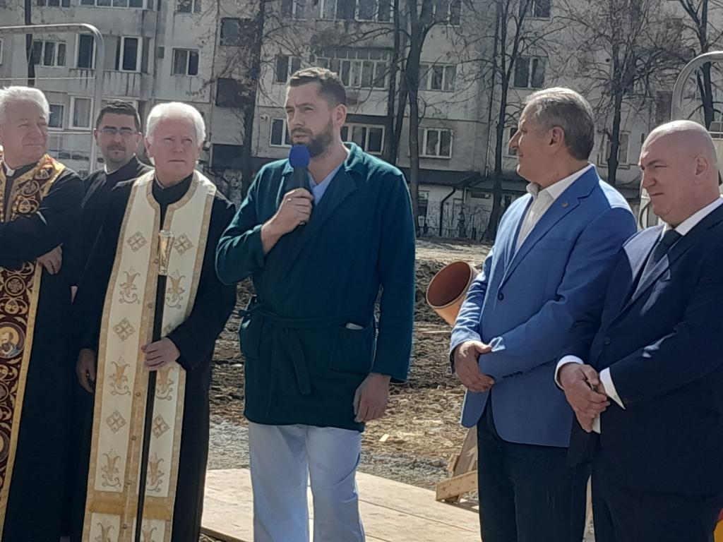 Dr. Andrei Farcaş (medic primar neurochirurgie): Am venit cu ideea de a ...