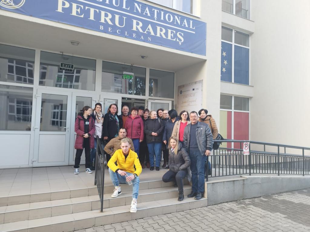 Noi absolvenți, din Beclean și Runcu Salvei, ai cursurilor organizate ...
