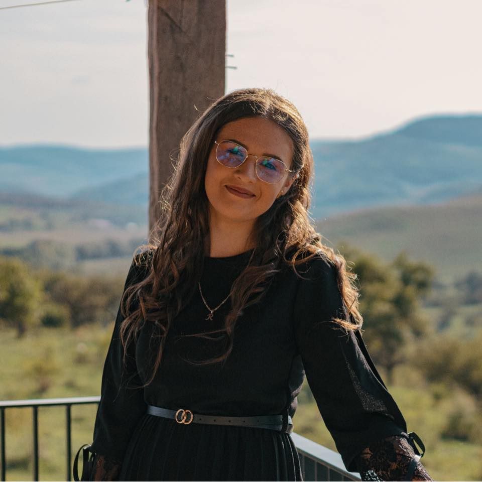 Oana Raluca Medea, de la Liceul de Muzică „Tudor Jarda”, cu 9,93, are a ...