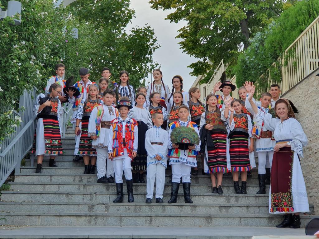 Cornelia Ardelean Archiudean şi "Cununa grâului" la malul mării de Ziua ...