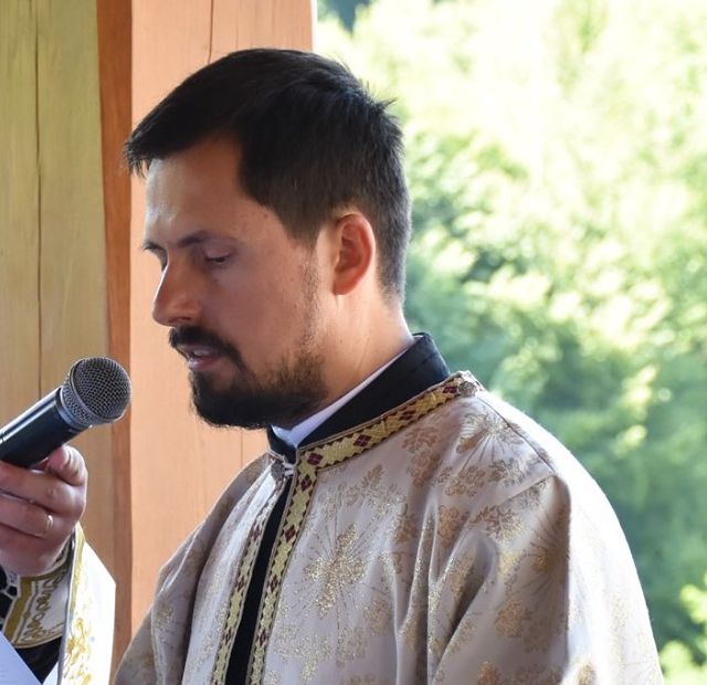 Întru mulţi şi fericiţi ani părintelui Florin Plosca, preot paroh la ...