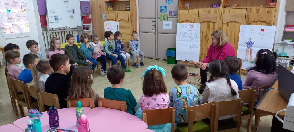 Istoria benzilor desenate, povestită de Alexandra Bândean, la Grădiniţa ...