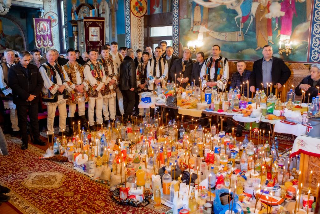 Sebiș: În portul popular, rugăciuni pentru Sfântul Haralambie ...