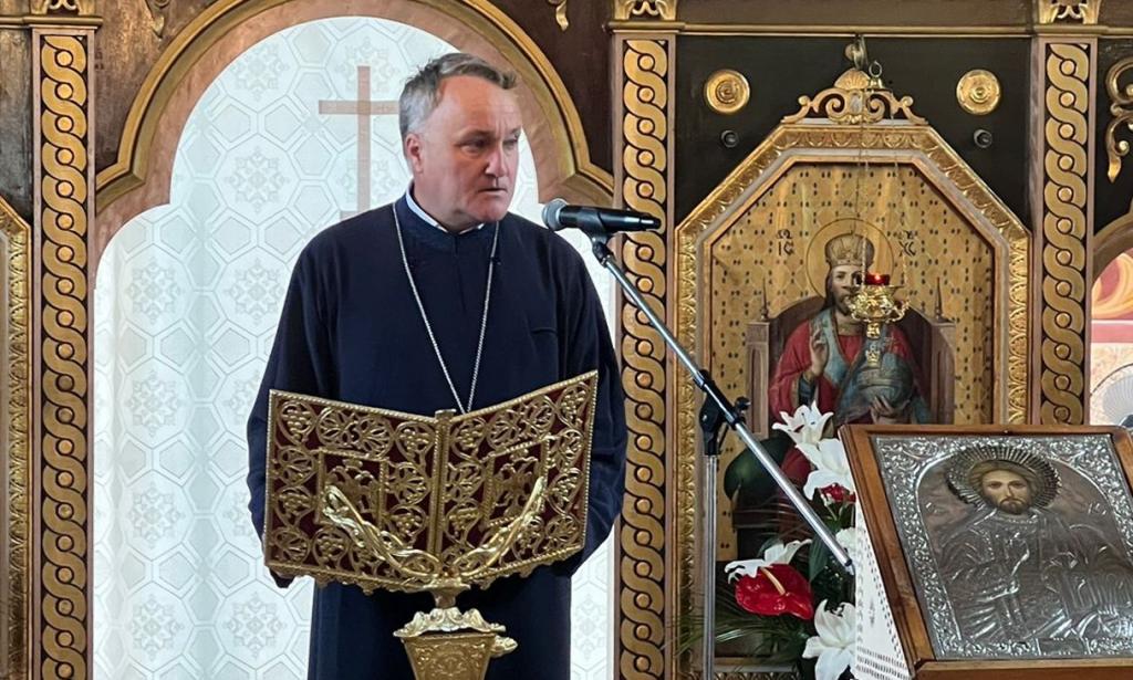 Întru mulţi şi binecuvântați ani părintelui GRIGORE LINUL, preot paroh ...