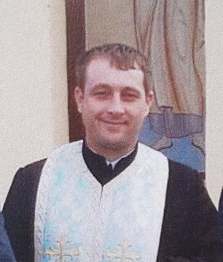 Întru mulţi şi binecuvântați ani părintelui PETRU PEICA, preot paroh la ...