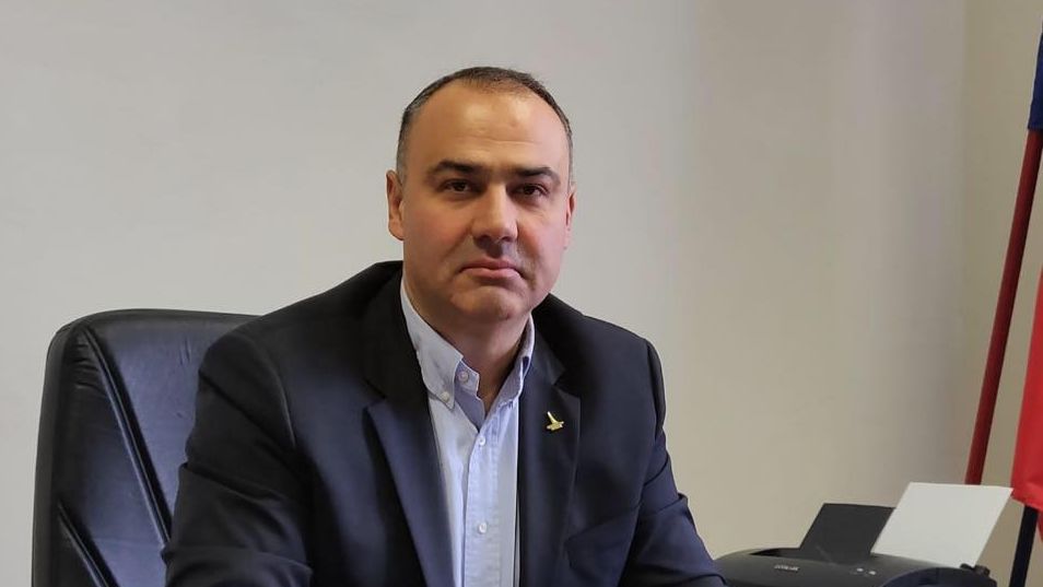 La mulți ani domnului CRISTIAN NICULAE, directorul executiv al Asociației de Dezvoltare ...